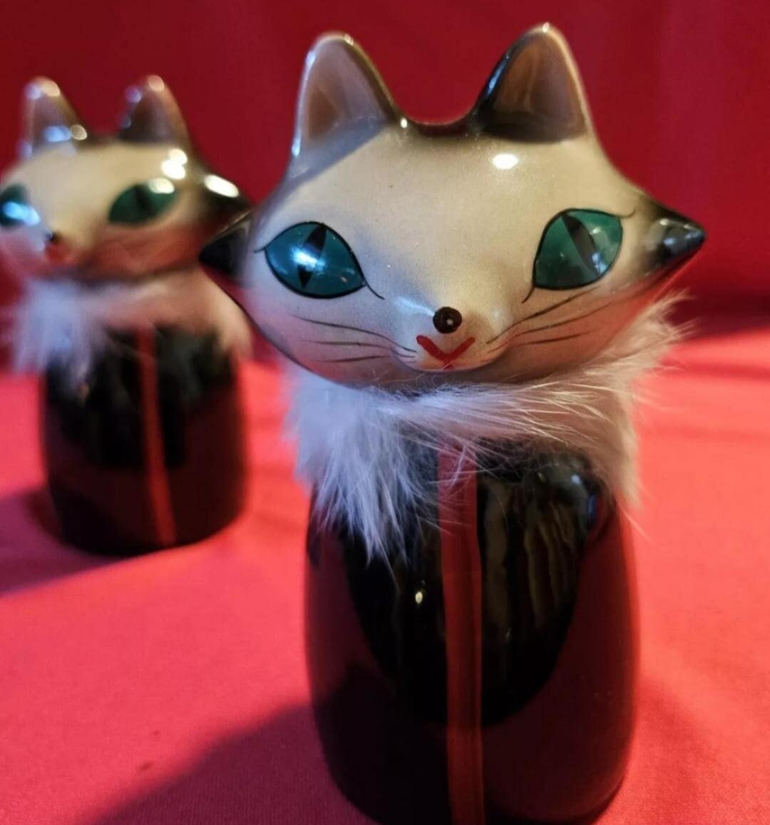 Vintage MCM 1950's Retro Kitsch Cats With Fur Collar Salt and Pepper ...