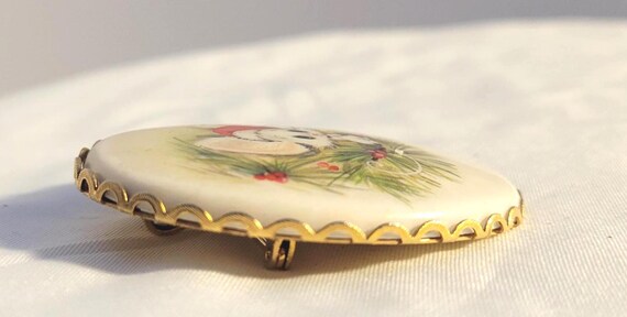 Vintage Hallmark 1973 Christmas Mouse Cameo Brooch/Pe… - Gem