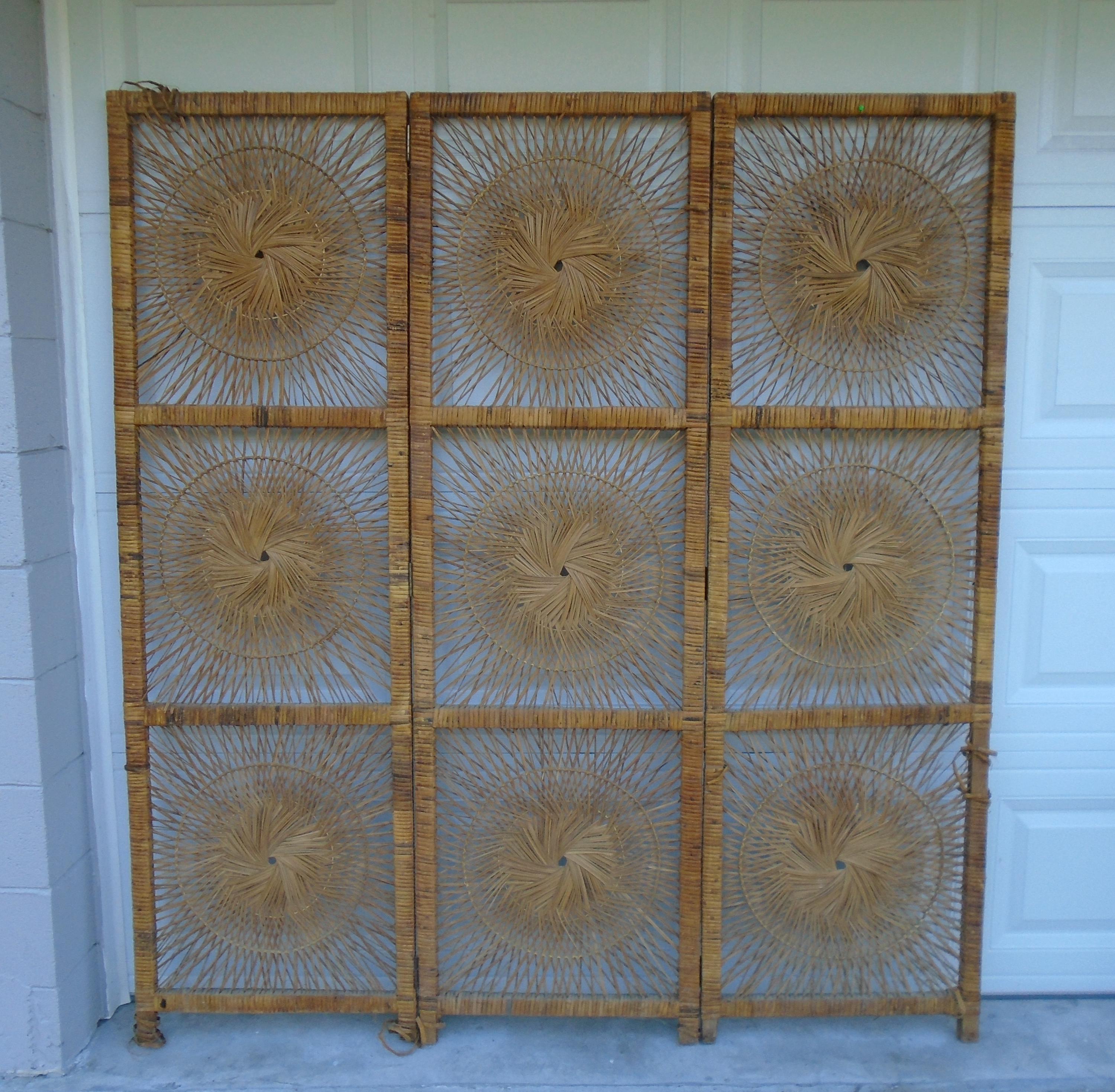 Vintage Sunburst Wicker Privacy Screen Room Divider Partition Peacock ...