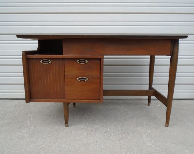 Iconic Floating Desk Hooker Mainline American Mid-century Danish Modern ...