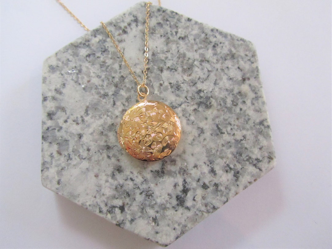 Round Gold Photo Locket Vintage Locket With Etched Flower - Etsy