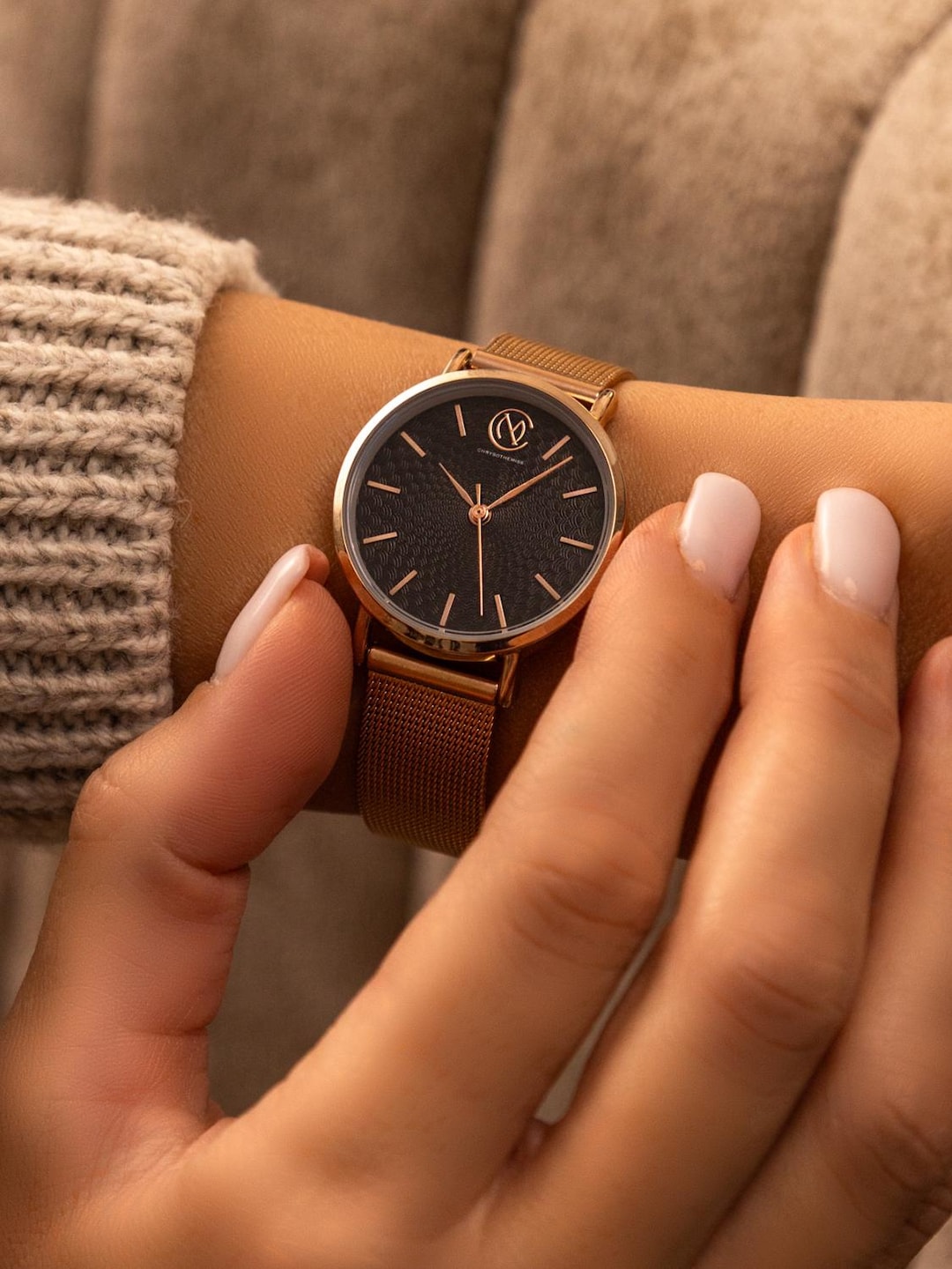 Rose Gold Mesh Watch With Black Dial – Minimalist Round Design ...