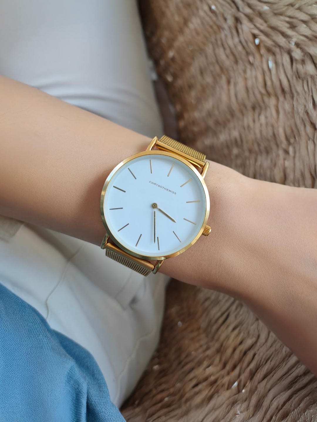 Minimalist Gold Mesh Watch Helia – White Dial Quartz Wristwatch for ...