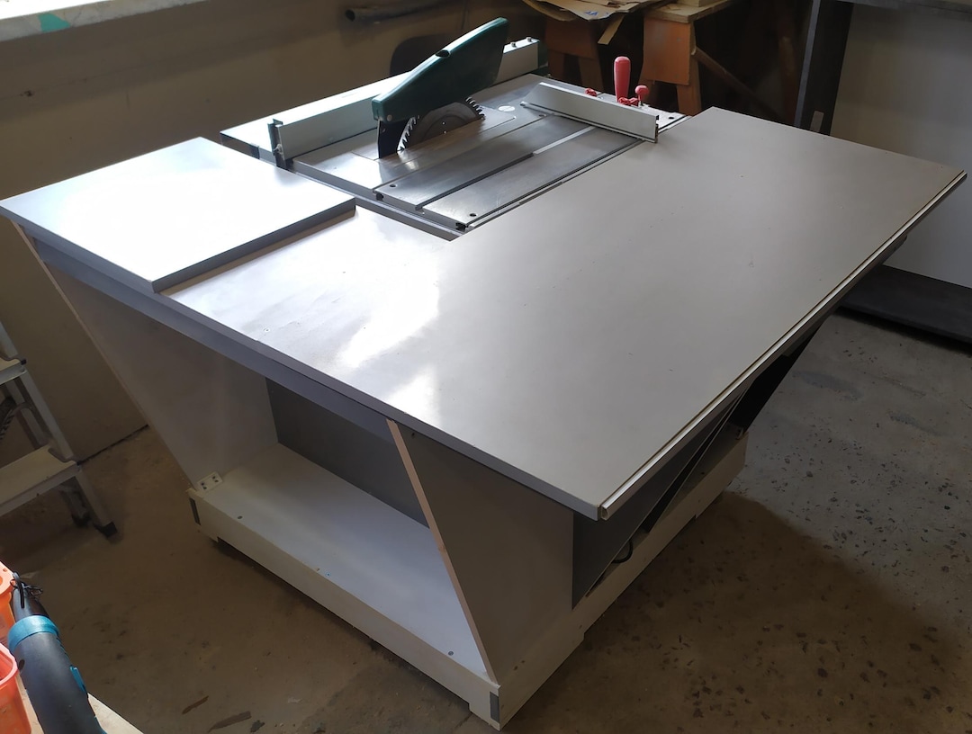 Mobile Workbench With Table Saw | DIY Woodworking Plans | Rolling Work ...