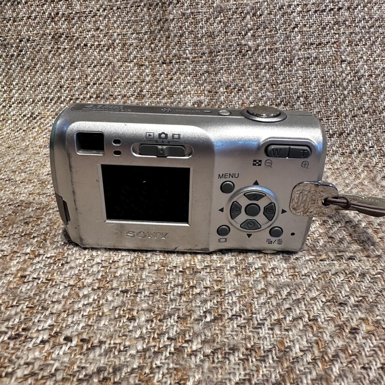 Sony Cyber-shot Digital Camera for Parts/repair Model DSC-S40, 3x ...