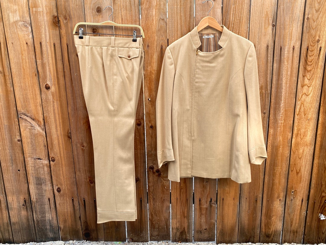 1970s Brioni Roman Style Suit Vintage Mens Mod Stylized Nehru Standup ...