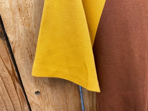 1970s Colorblock Ribbed Tee Vintage Mens Yellow Brown… - Gem