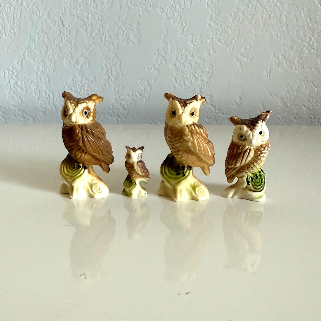 Set of 4 Vintage Owl Figurines - Bakelite or Similar Material, 1 to 2 ...