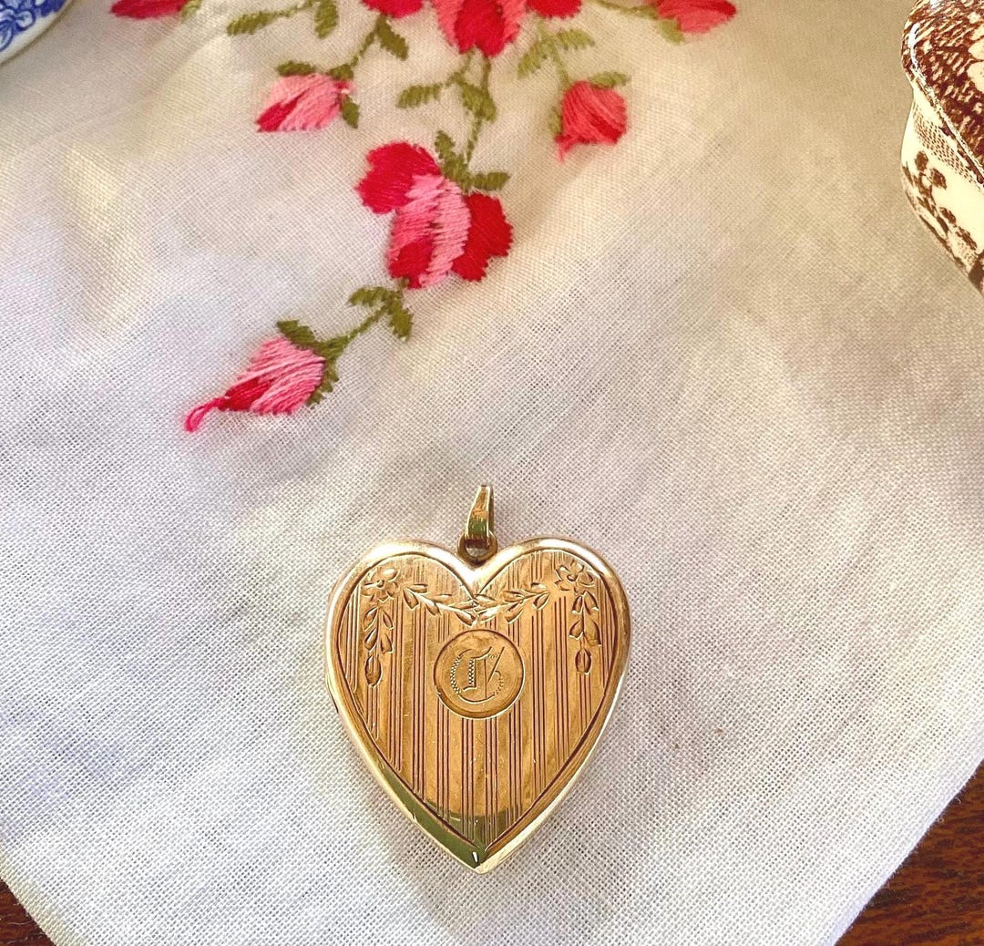 Vintage Gold 1950s Circle Locket • Engraved 10K • Two Photo Frame ...