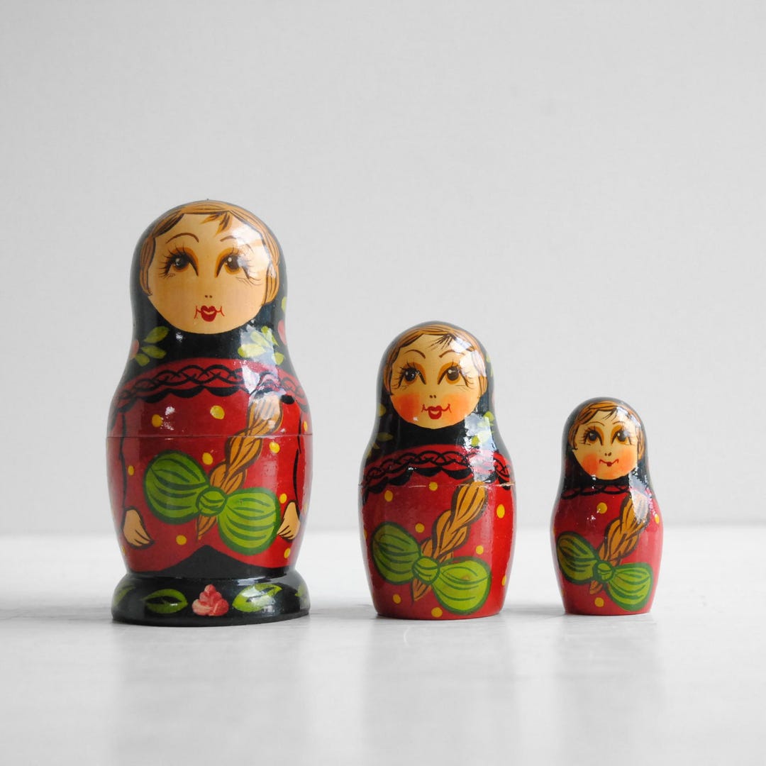 Vintage Matryoshka Doll Set, Set of Three Nesting Hand Painted Wood ...
