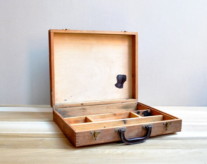 Vintage Portable Art Box - Etsy