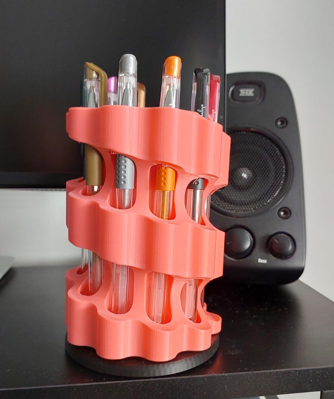 Handy Spinning Pen Caddy to De-clutter Your Workspace for Effortless ...