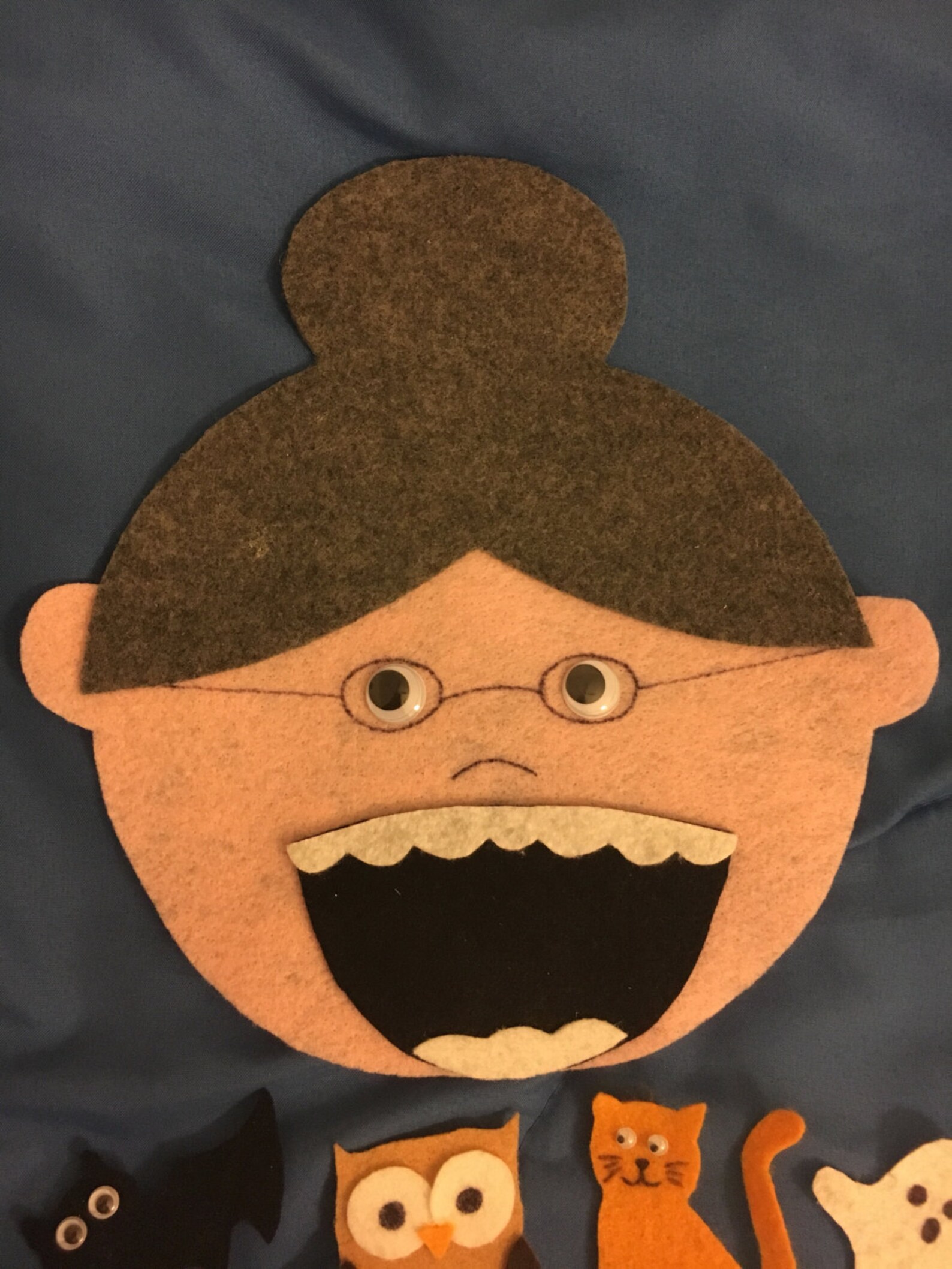 There Was an Old Lady Who Swallowed a Bat Flannel Felt Board Story ...