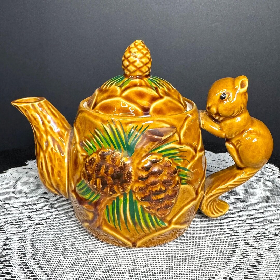 4 1/2” Victoria Ceramics Squirrel Teapot - Etsy