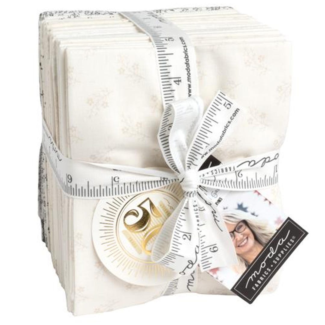 Itty Bitty Background Gatherings 25 Fat Quarter Bundle by Primitive ...