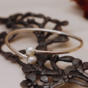 Phoebe, Melanie - Pearl Flex Bangle in White or Gray Pearls, Sterling Silver, FREE SHIP US - Etsy