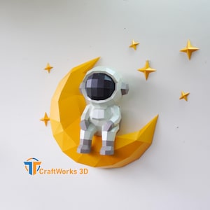 DIY Astronaut on the Moon Papercraft SVG PDF Templates – Low Poly Wall ...