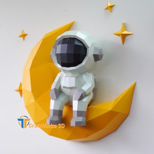 DIY Astronaut on the Moon Papercraft SVG PDF Templates – Low Poly Wall ...