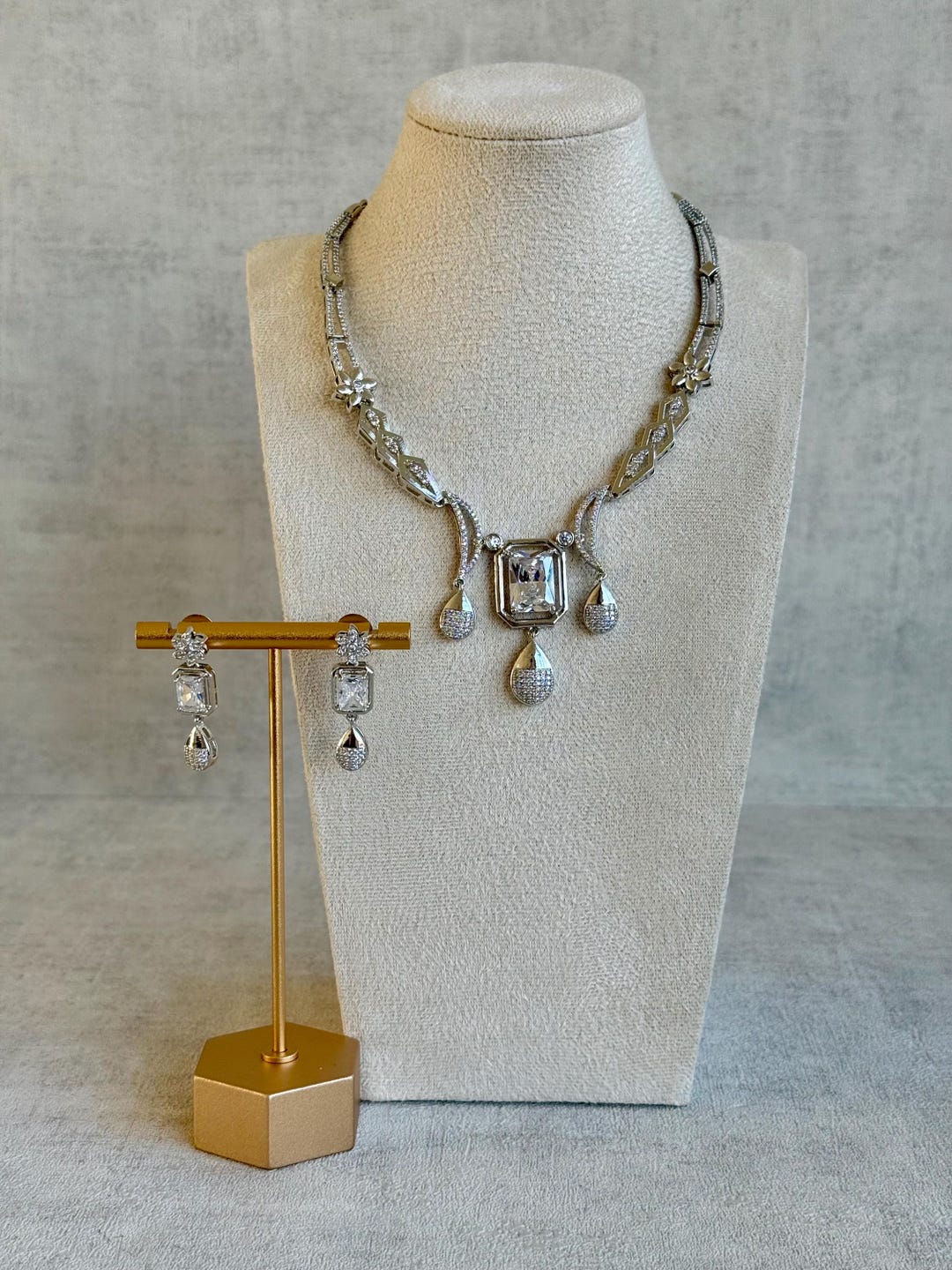 Ayura Designs Estrella Set With Necklace & Earrings – Silver Finish ...