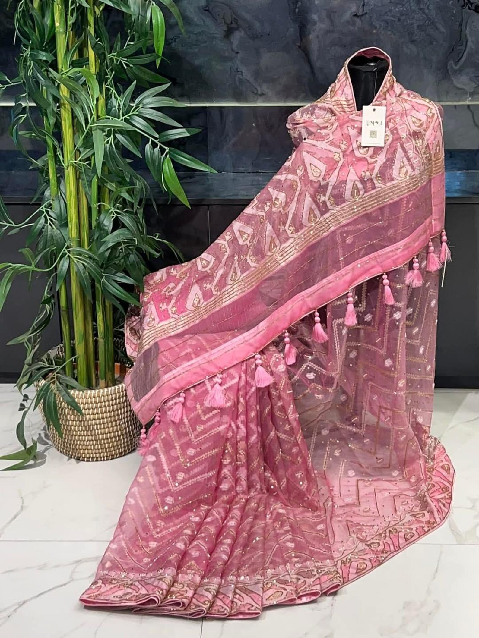 Exclusive Muslin Jamdani Saree With Karchupi Work- Color Variation ...