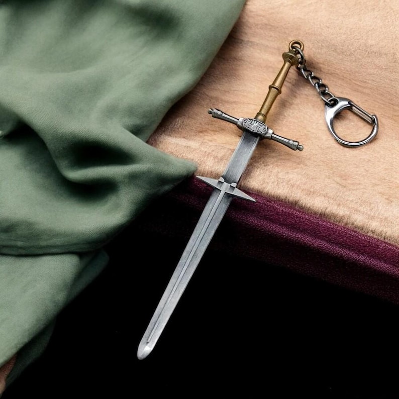 Dark Souls 1 Remastered Zweihander Sword Keychain | Gamer Key Ring for ...
