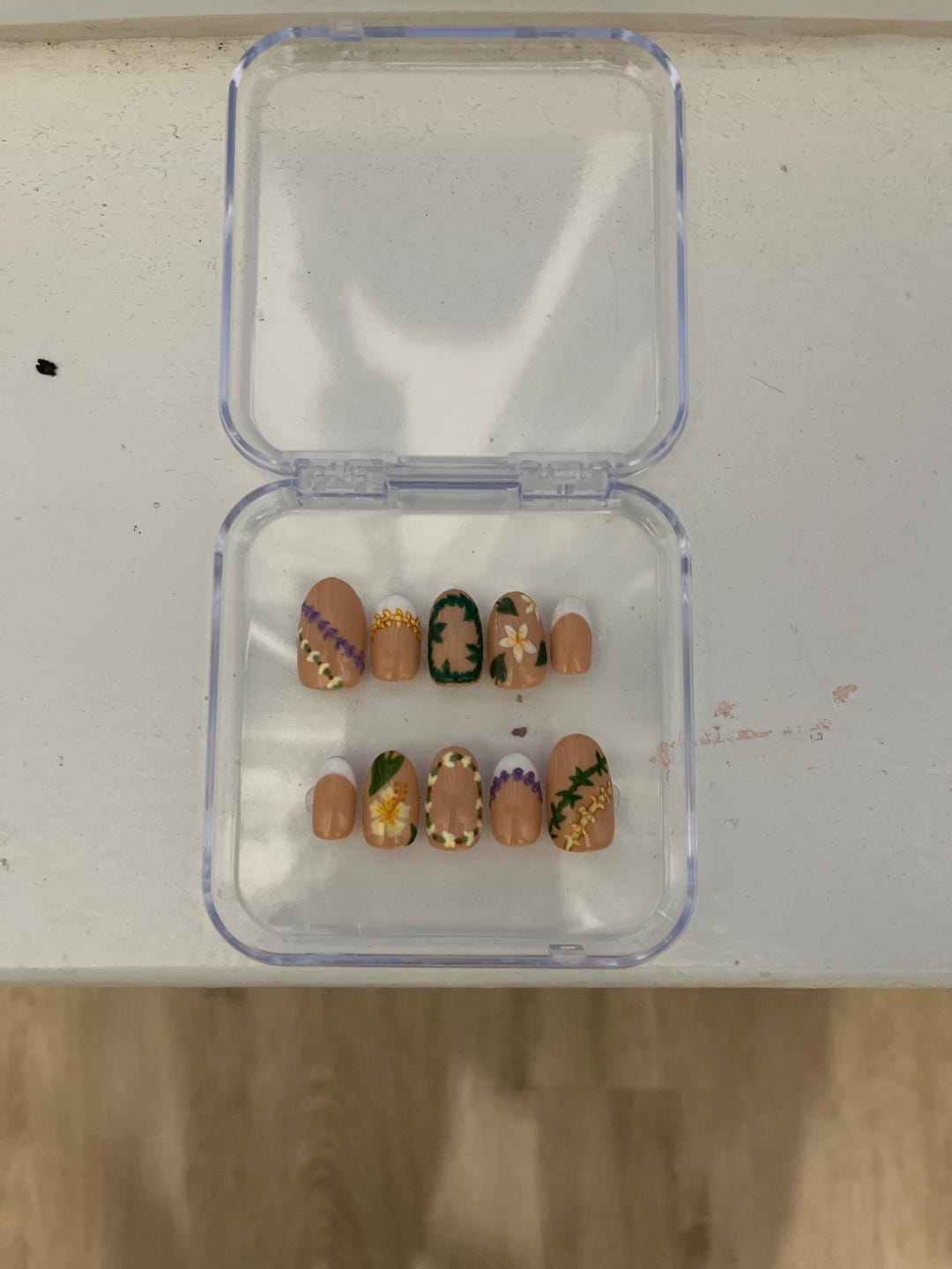 Lei Inspired Press Ons - Etsy