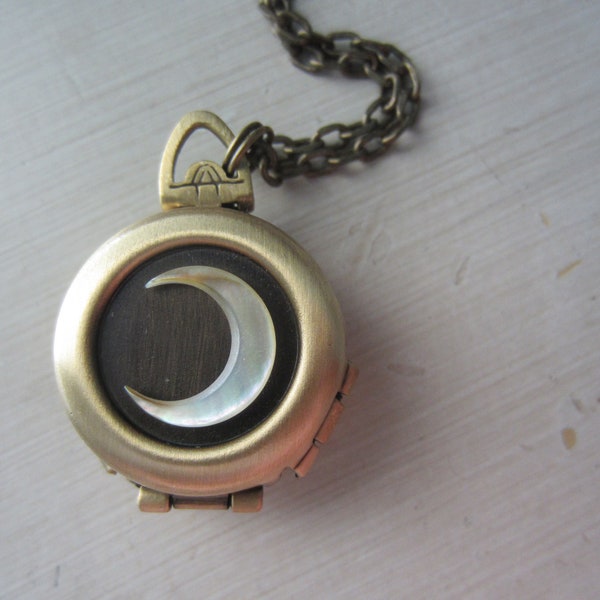 Moon Locket - Etsy
