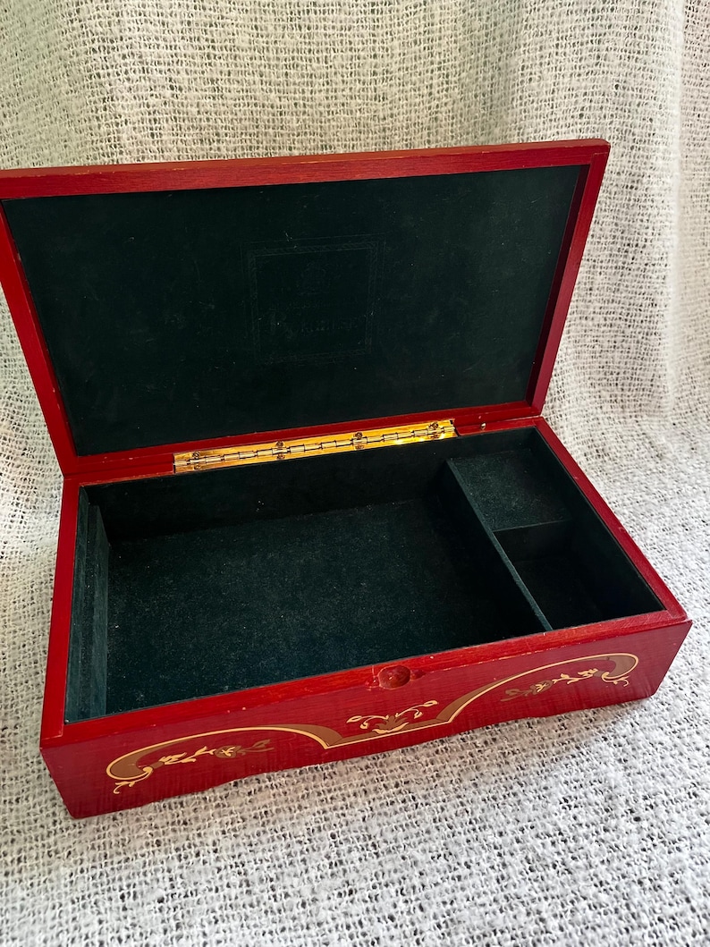 Vintage Princess Marcella Music Box - Etsy