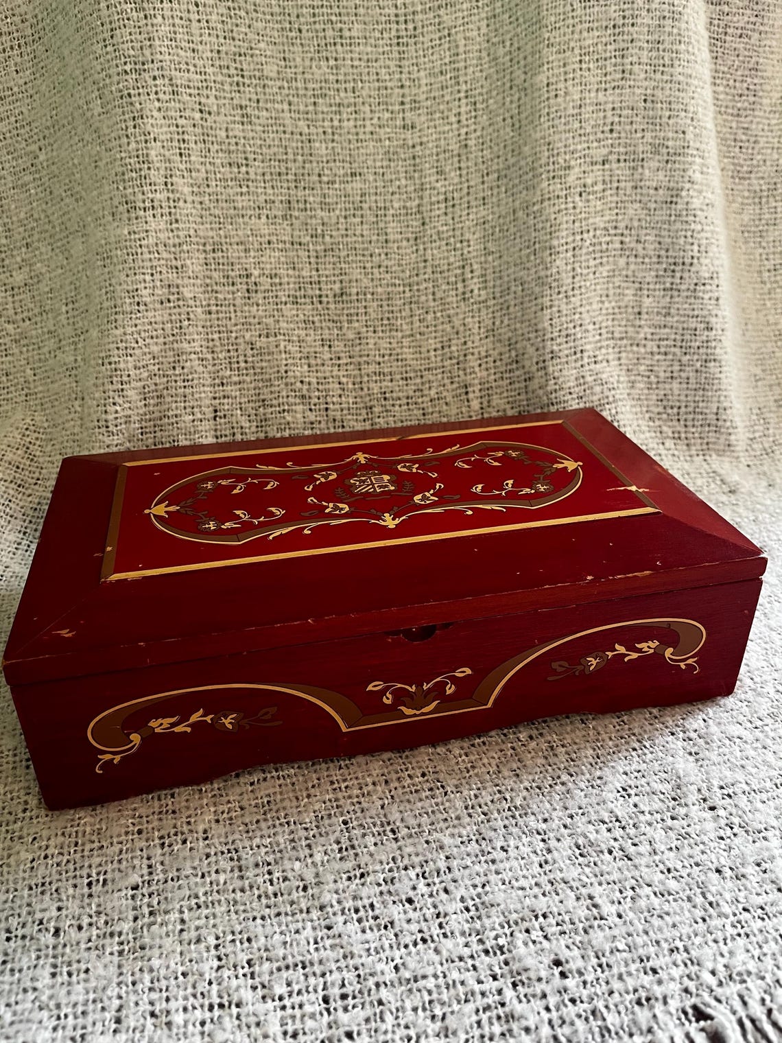 Vintage Princess Marcella Music Box - Etsy