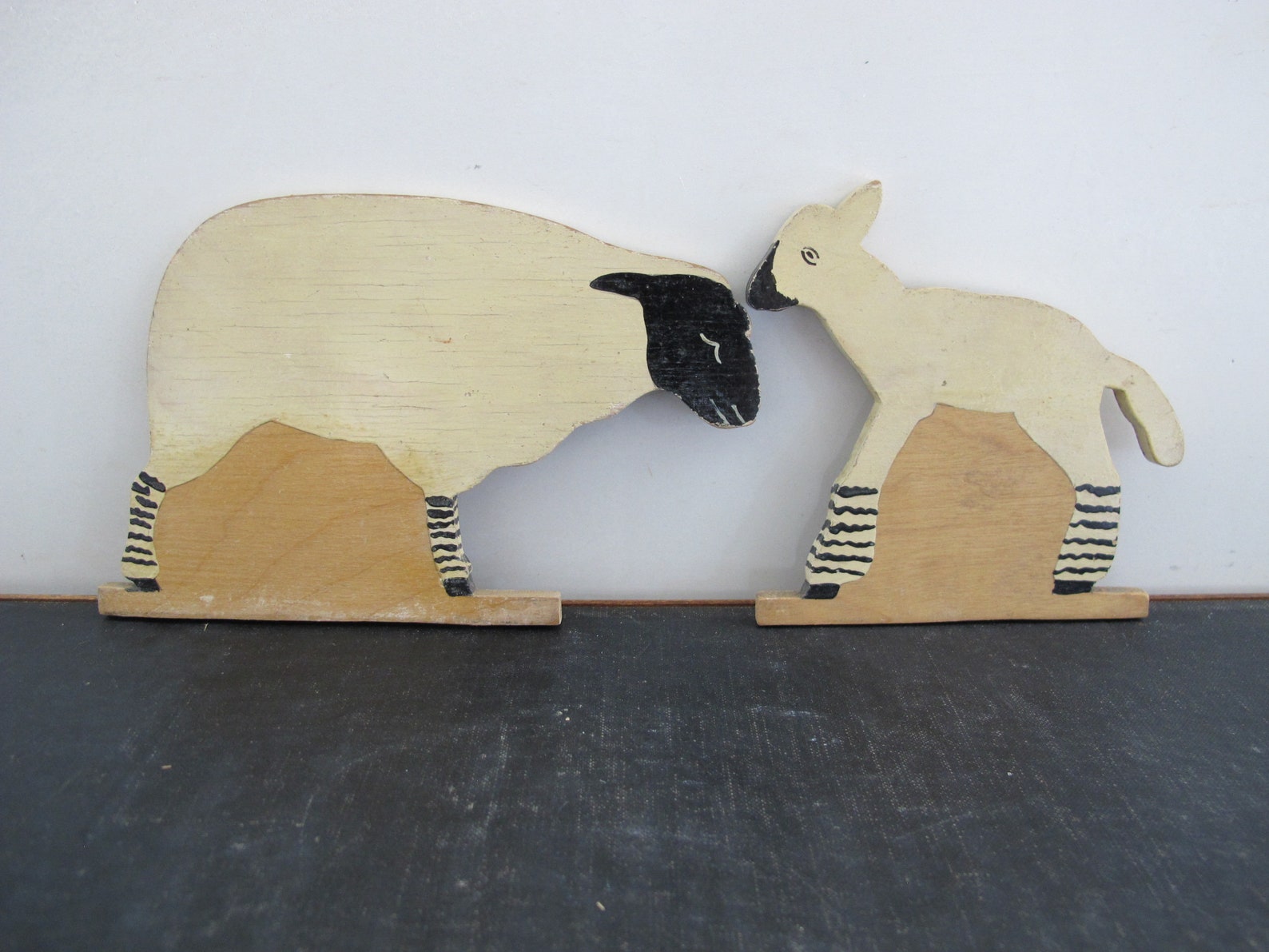 Catharine Chaytor's Jarrow Toys -- 12 Animals / Groups, 9 Slotted ...