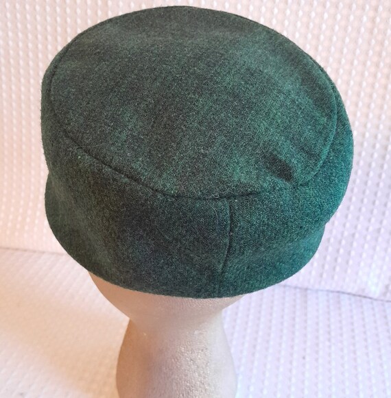 1960s Pillbox Hat Green Wool Tweed with a Self-Flat B… - Gem
