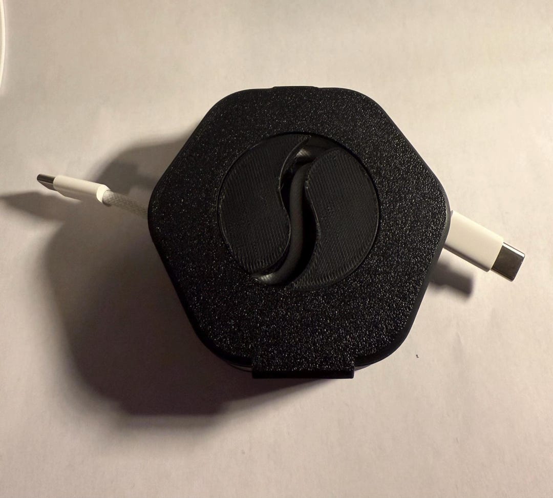 Retractable Cable Holder – 3D Printed Cord Organizer – Travel-friendly ...