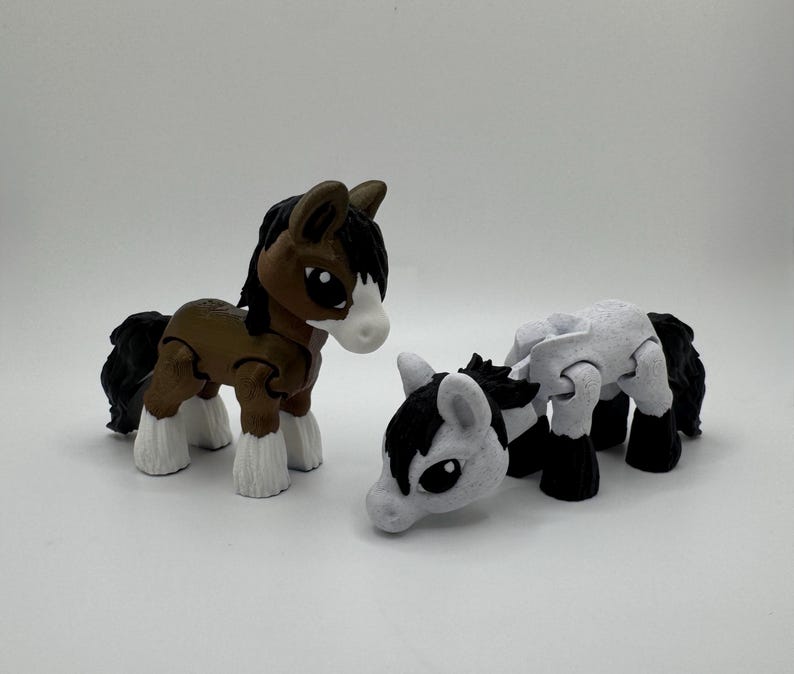 3D Printed Articulated Horse | Poseable Figurine by Cinderwing3d ...