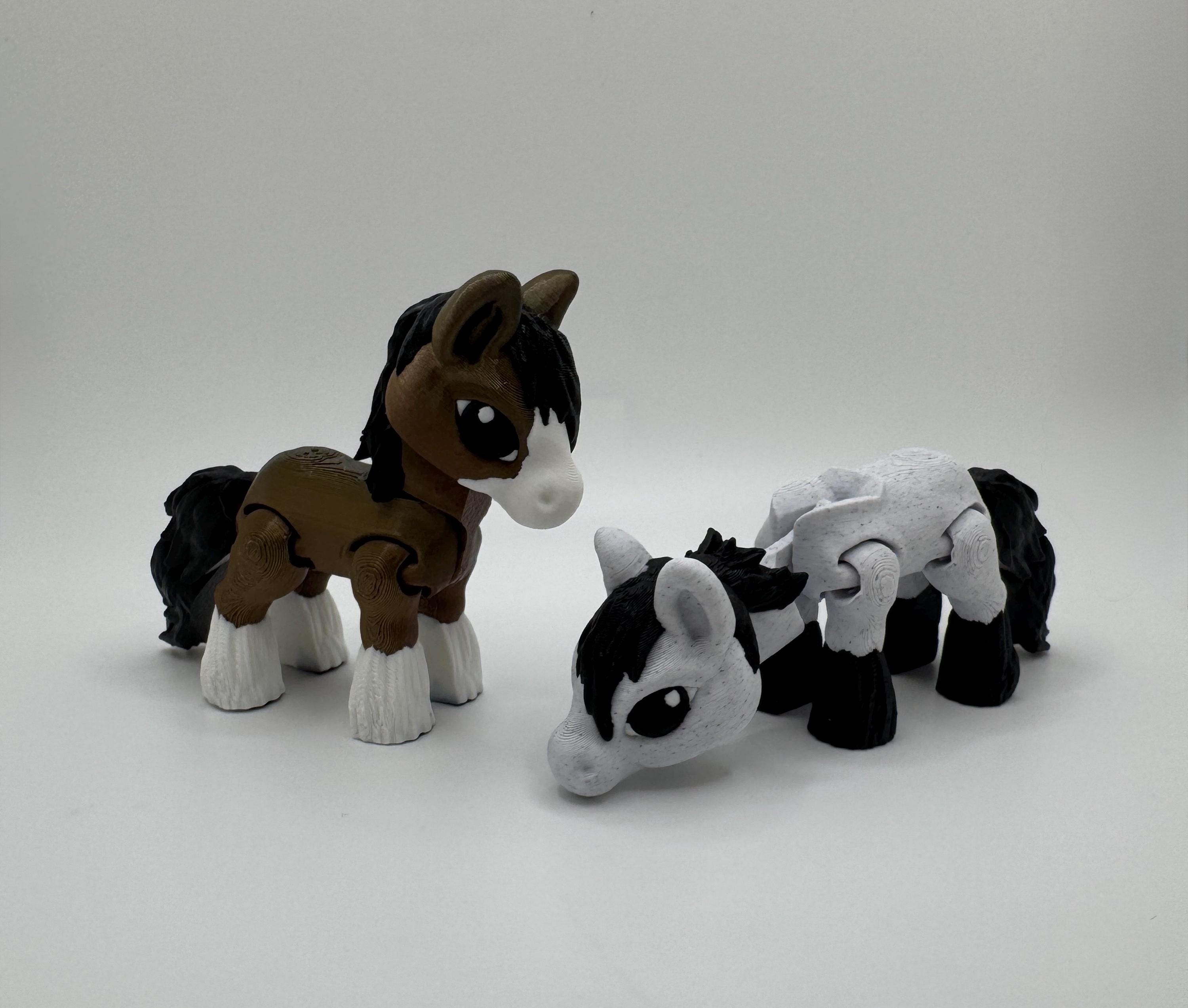 3D Printed Articulated Horse | Poseable Figurine by Cinderwing3d ...