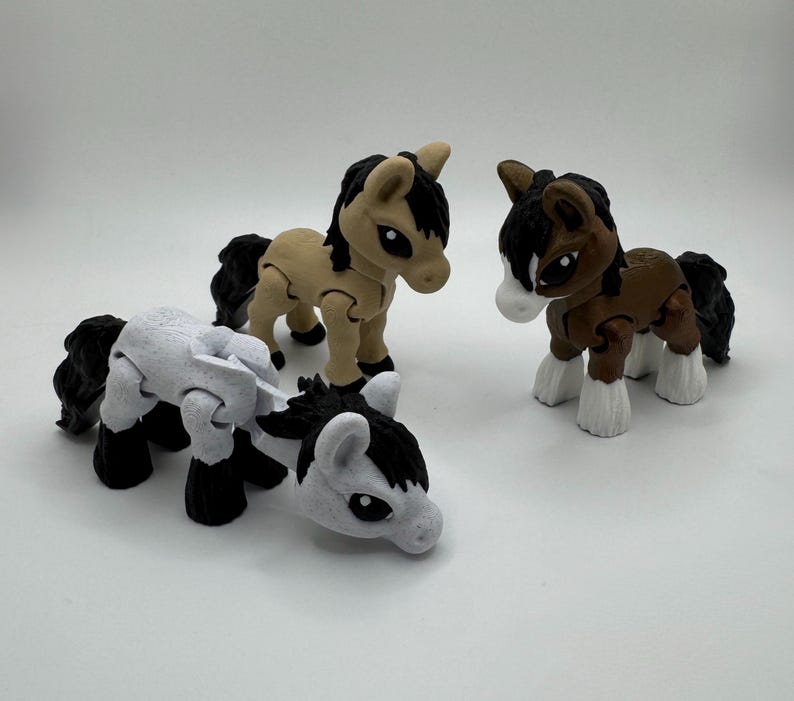 3D Printed Articulated Horse | Poseable Figurine by Cinderwing3d ...