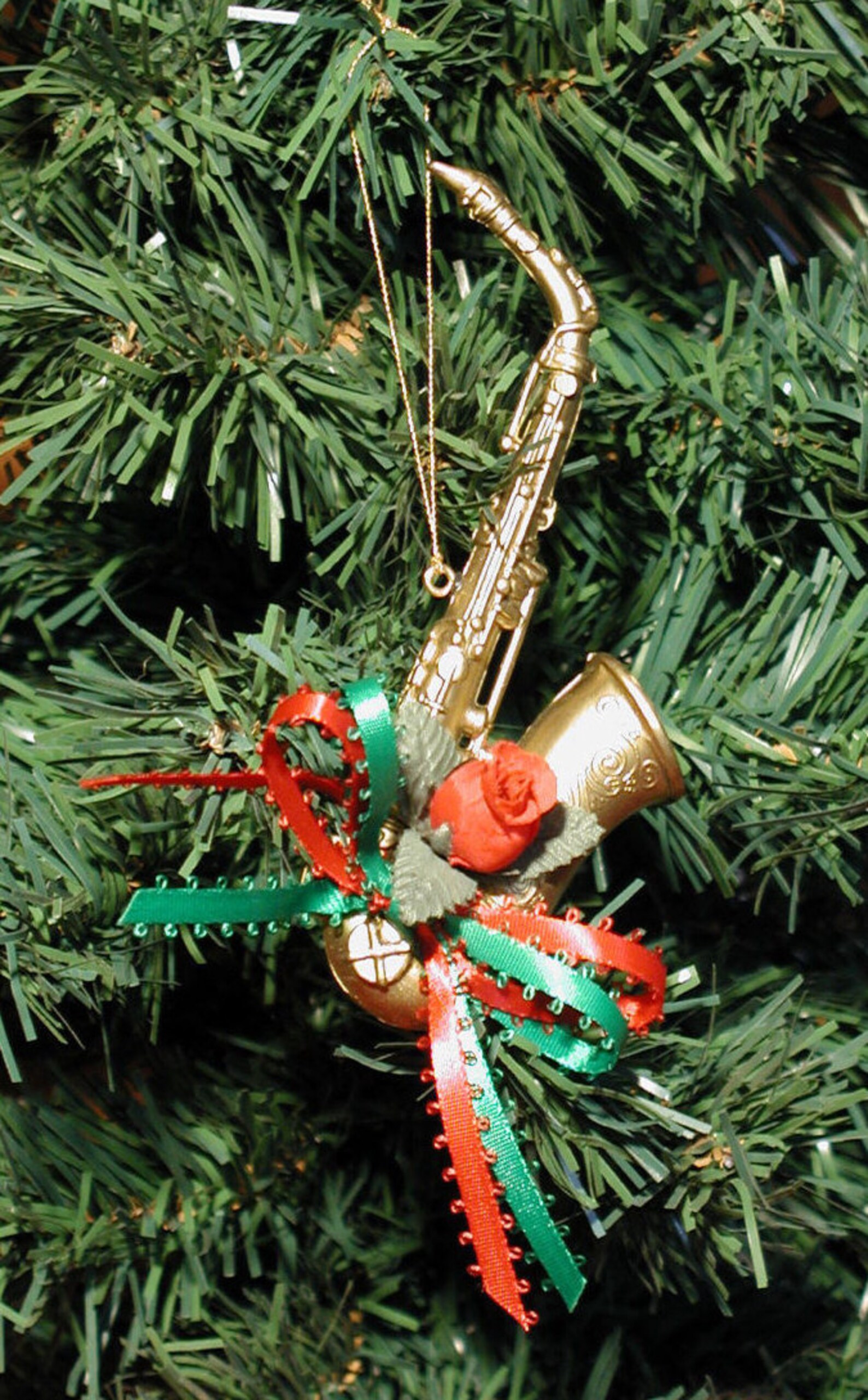 Golden Musical Instruments, Christmas Ornaments, Set of 4 Horns in Rosy ...