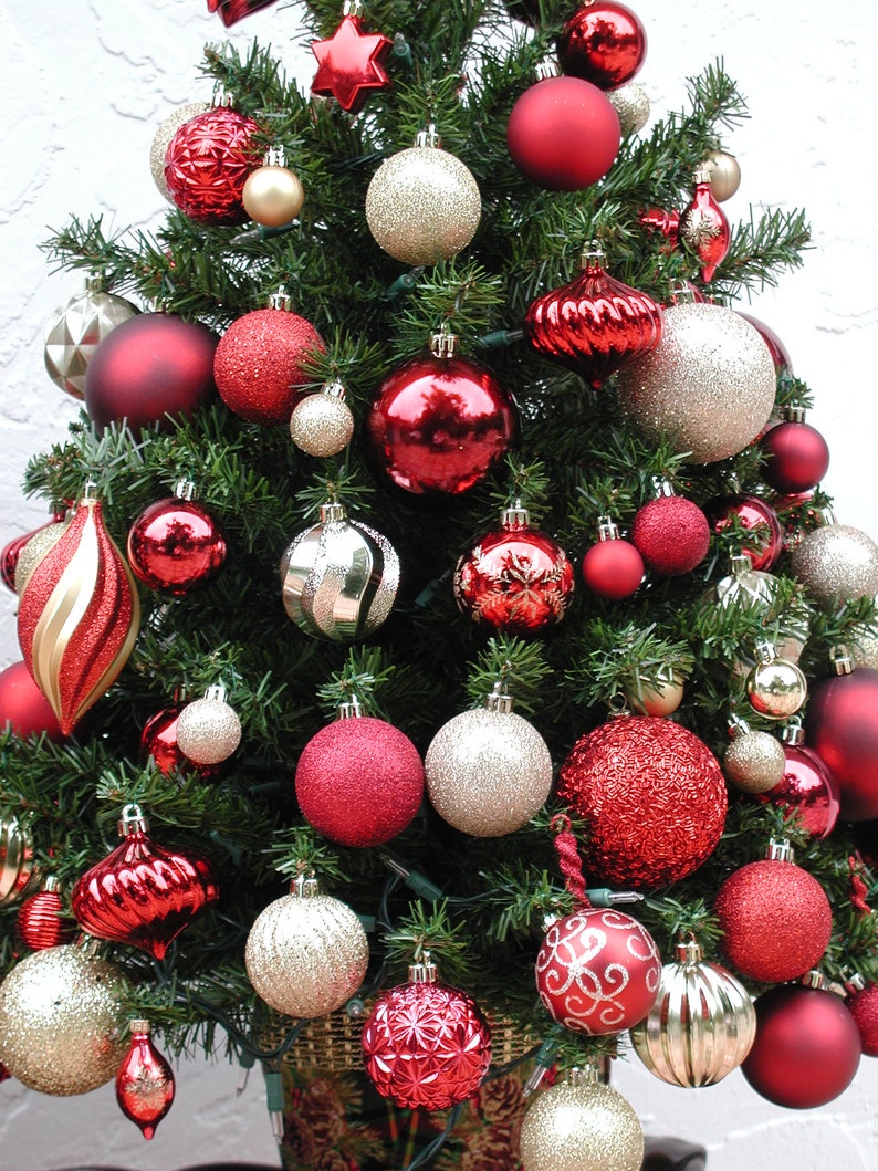 Entryway Christmas Tree Set, Red and Gold Decor, Shatterproof Ornaments ...