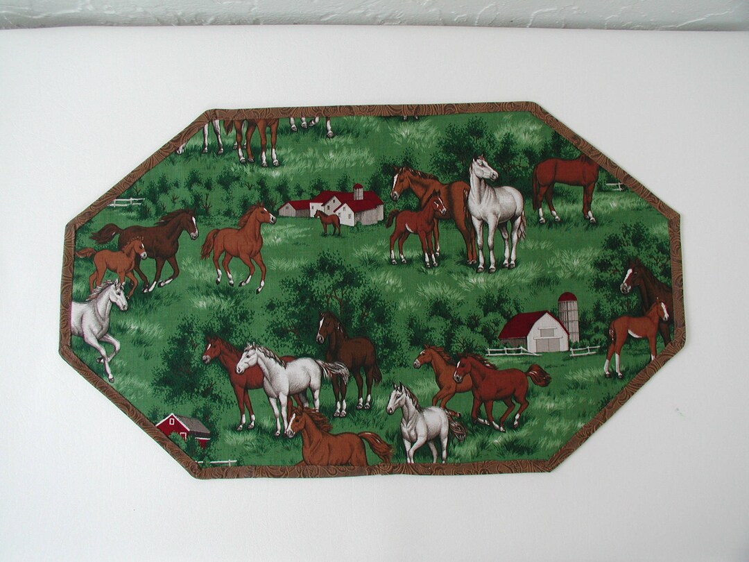 Horse Dinner Mats, Table Placemats Set of 4 Green Meadows Horses ...