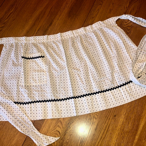 Old Fashioned Apron - Etsy