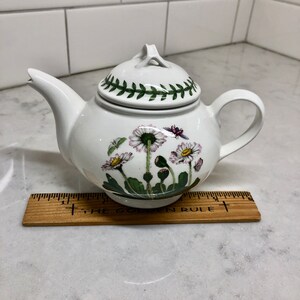 Portmeirion Botanical Garden Souvenir Daisy Teapot Miniature Teapot ...