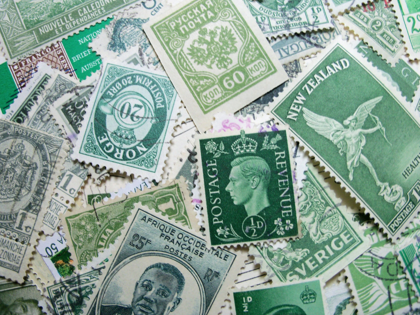 40 Green Postage Stamps, Vintage Stamps, Postage Stamps, World Wide ...