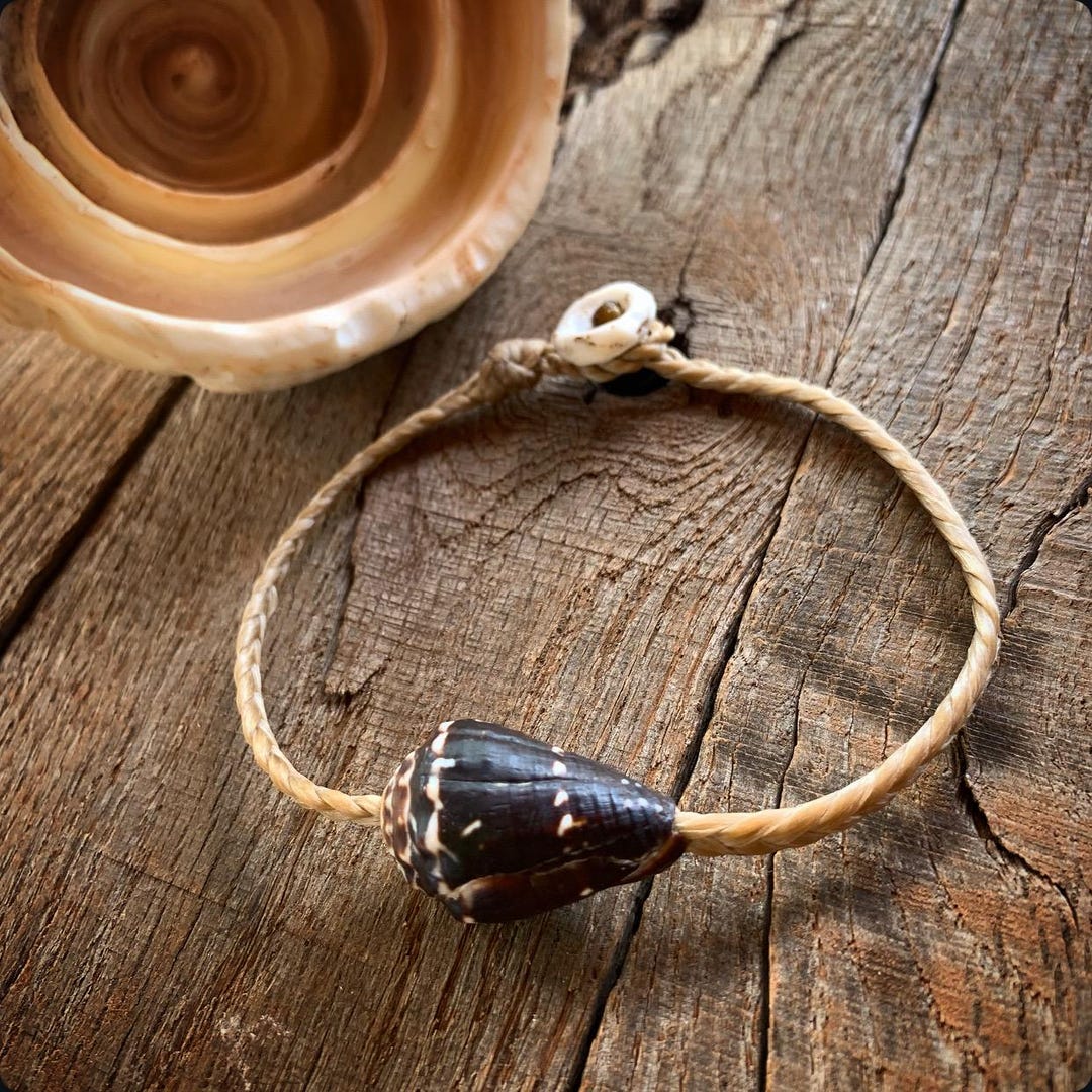 Hawaiian Chaldean Cone Shell Bracelet Size 9 - Etsy