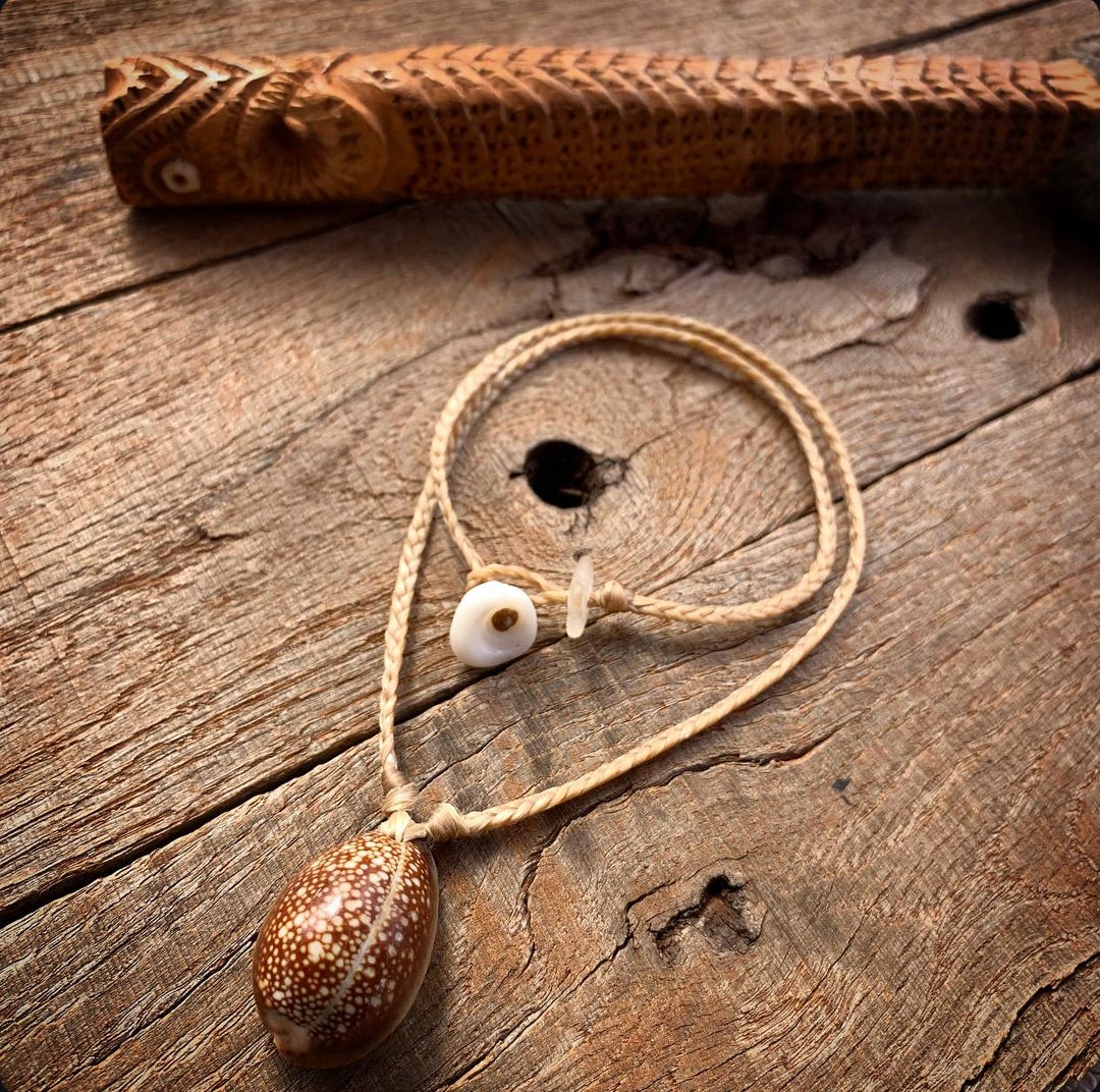 Hawaiian Snake’s Head Cowrie Shell Necklace With Locking Seaglass Clasp ...