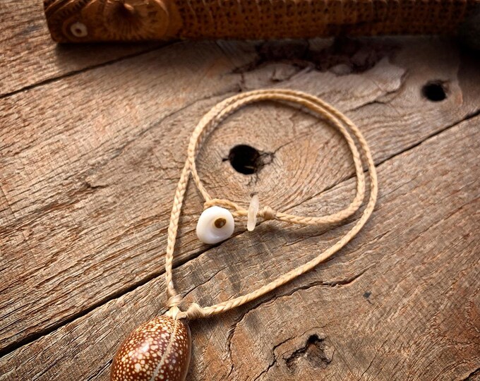 Hawaiian Snake’s Head Cowrie Shell Necklace With Locking Seaglass Clasp ...