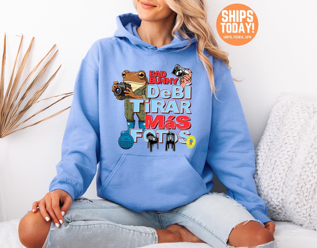 Bad Bunny Debí Tirar Más Fotos (DTMF) Frog Photographer Hoodie ...