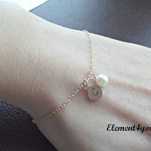 INITIAL Charm Bracelet Monogrammed Circle Charm Personalized - Etsy Canada