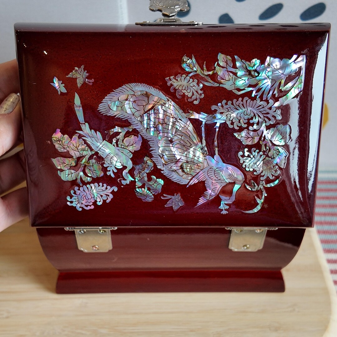 Vintage Japanese Music Box: Red Lacquer, Mother of Pearl Inlay, Turtle ...