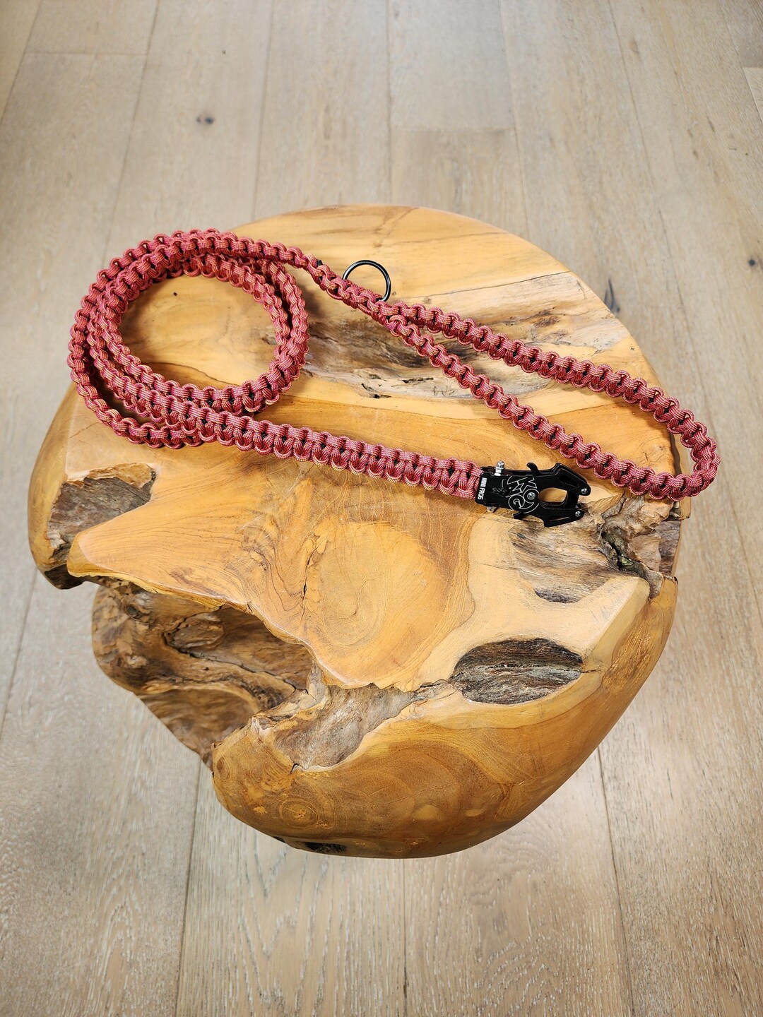 Custom Dog Leashes Made With Kong Mini Frog Clip With Paracord Leash ...