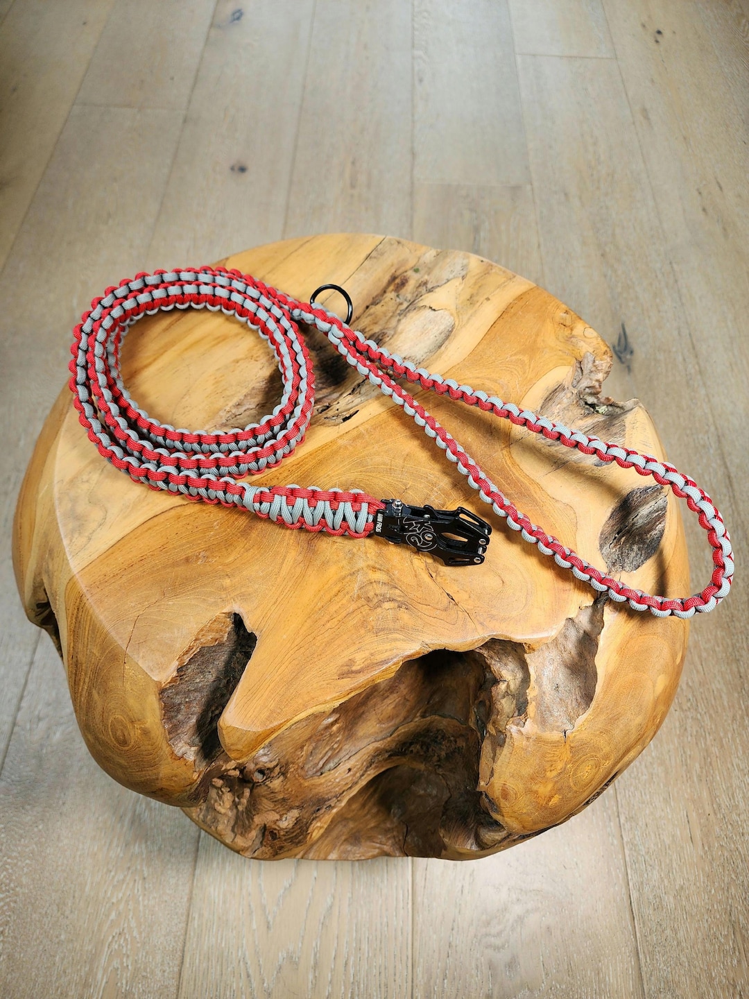 Custom Dog Leashes Made With Kong Mini Frog Clip With Paracord Leash ...