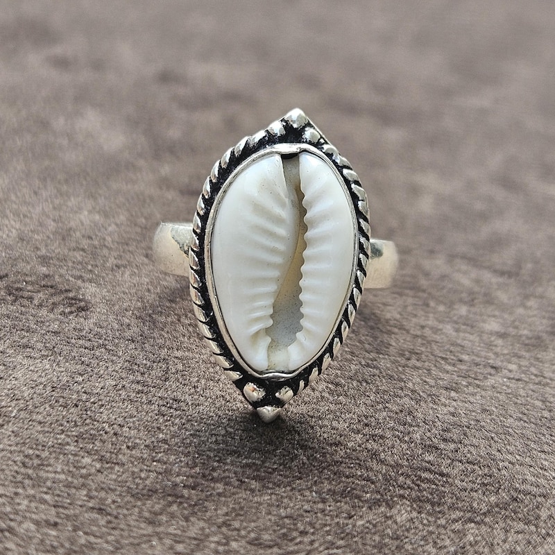 Cowrie Shell Ring - Etsy